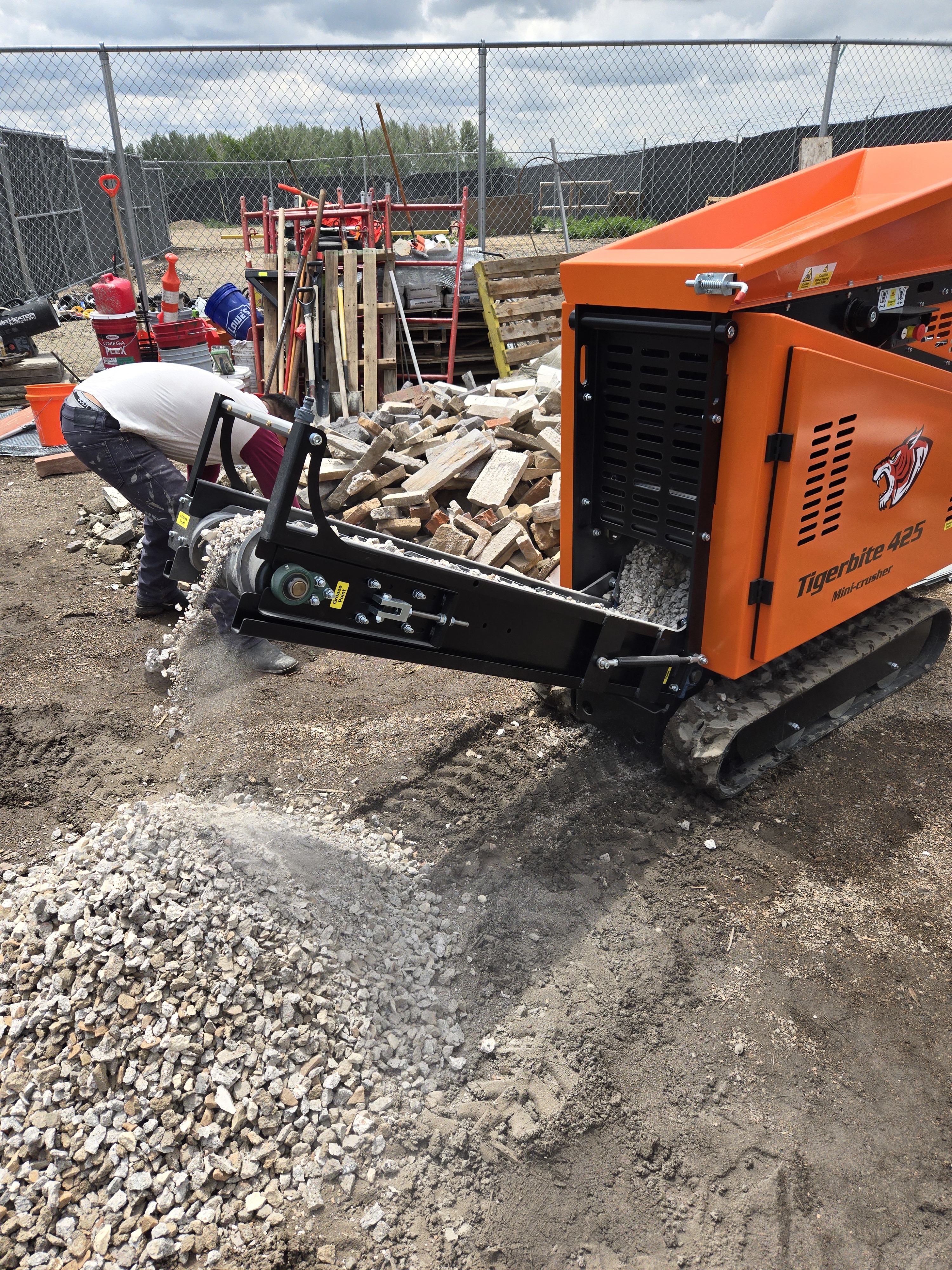 Tigerbite 425 Mini Crusher – USA Sales, Parts & Rentals | MiniCrusher.com
